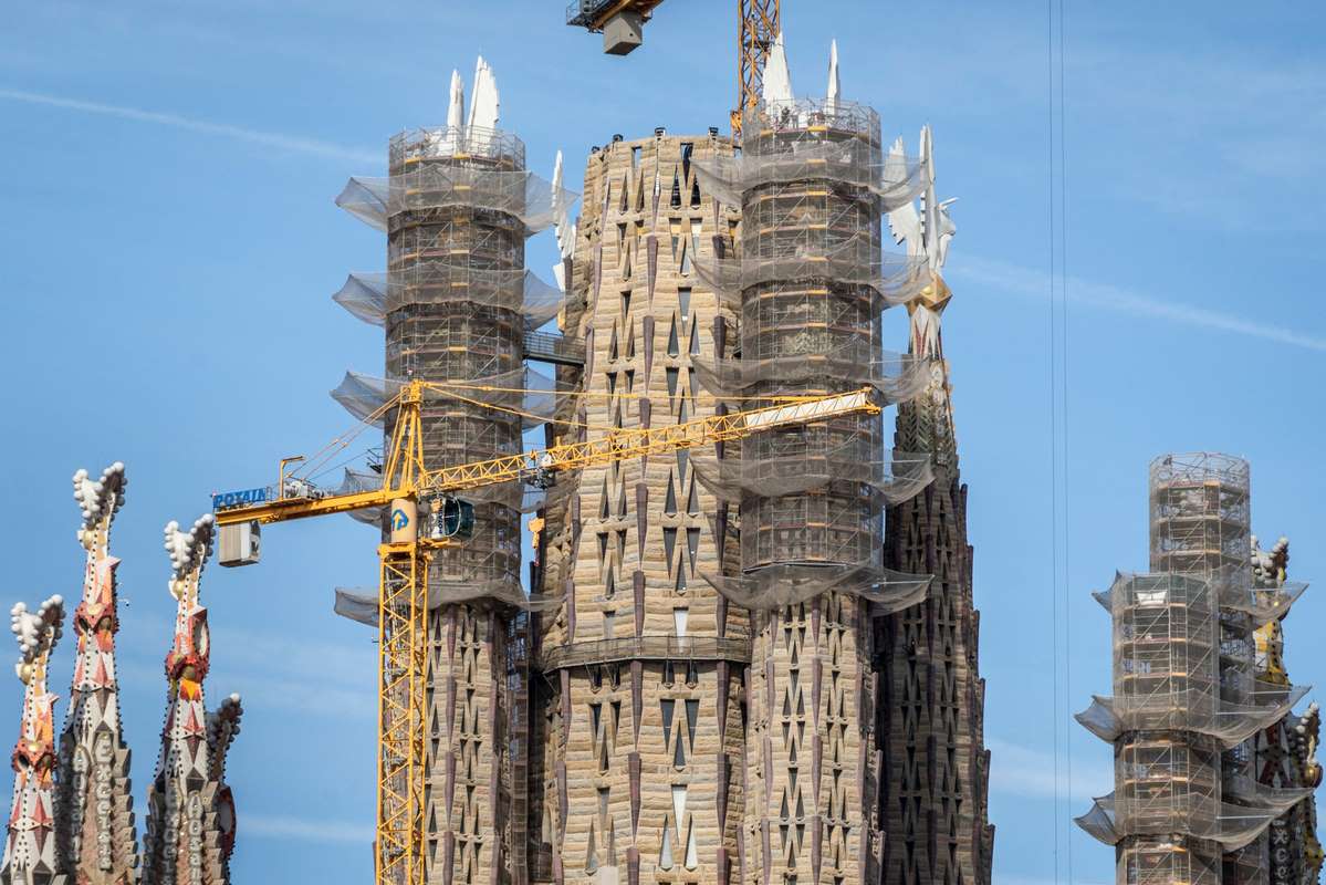 Barcelona Church Under Construction for 141 Years Finally Gets its 4 ...