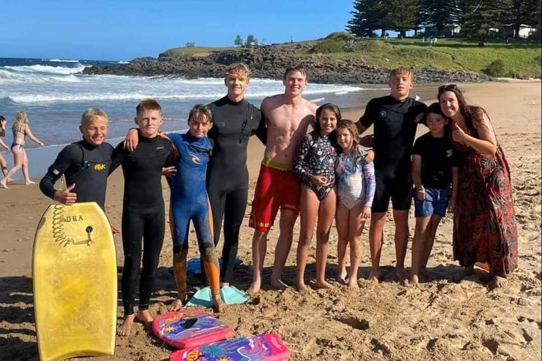 Seven Swimmers Owe Their Lives to Australian Teens on Boogie Boards–2 ...