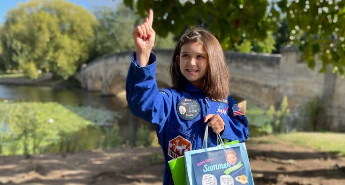 Space-Loving Schoolgirl Gets to Send Time Capsule Into Lunar Orbit on ...