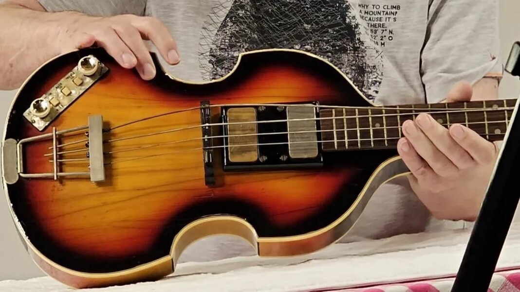 Paul McCartney ‘Gets Back!’ His Hofner Bass Guitar 50 Years After Theft ...