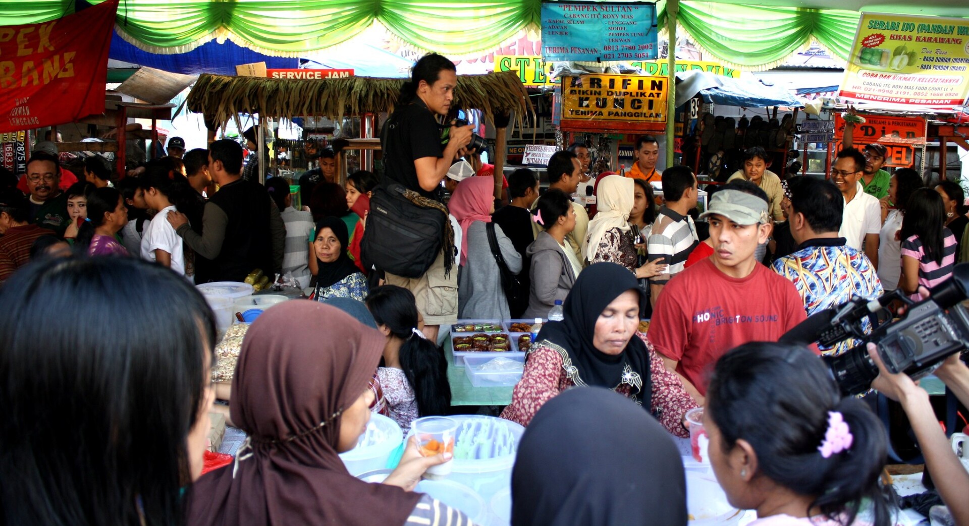 Playful Competition Brings Together Muslims and Non-Muslims Over Street ...