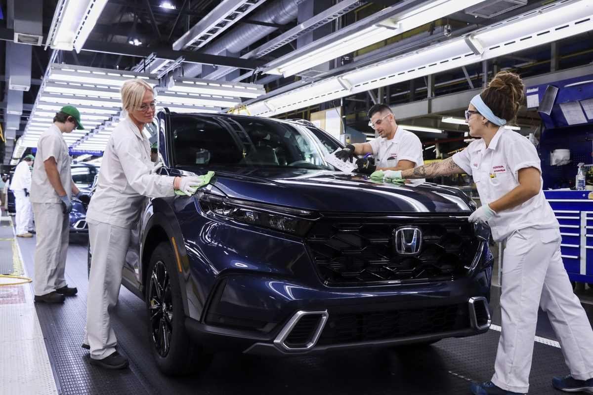 Honda to Pour $15 Billion into EV Factory in Ontario–the Largest Auto ...