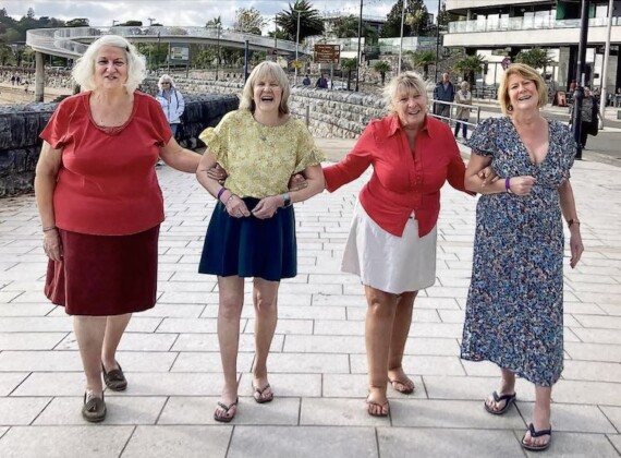 Four Girlfriends Recreate Photo From Their First Fun-Loving Vacation 50 Years Ago