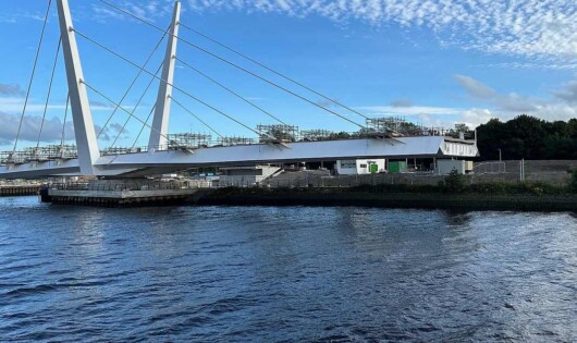 Awesome Bridge Swings Back and Forth to Allow Boats to Pass Over Long ...