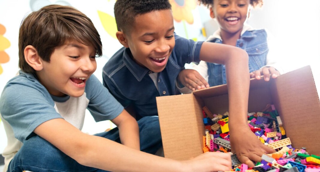 400,000 Kids Now Have LEGOs to Play with Thanks to Parents Donating 1.2 ...