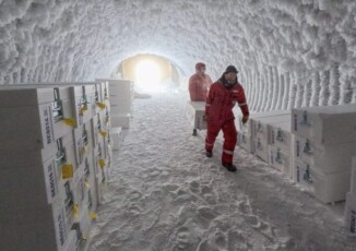 Scientists Drill Ice Core–2 Miles Down–Extracting 1.2 Million Years of ...