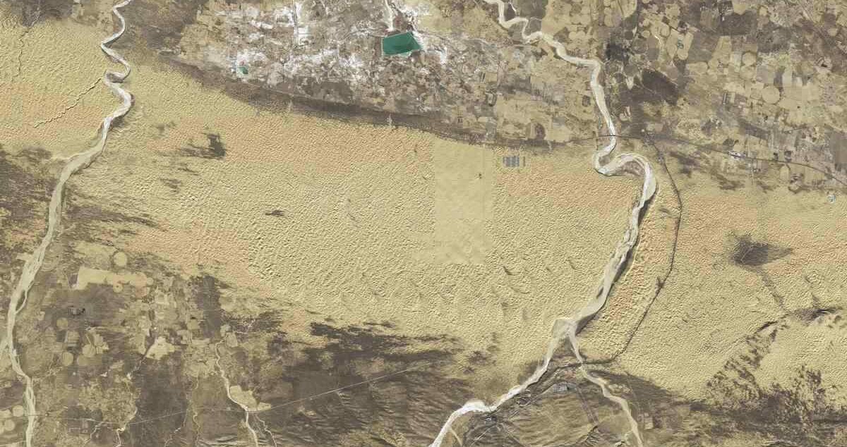 A Desert Full of Power: Gargantuan Solar Array 250-Miles Long to Power ...
