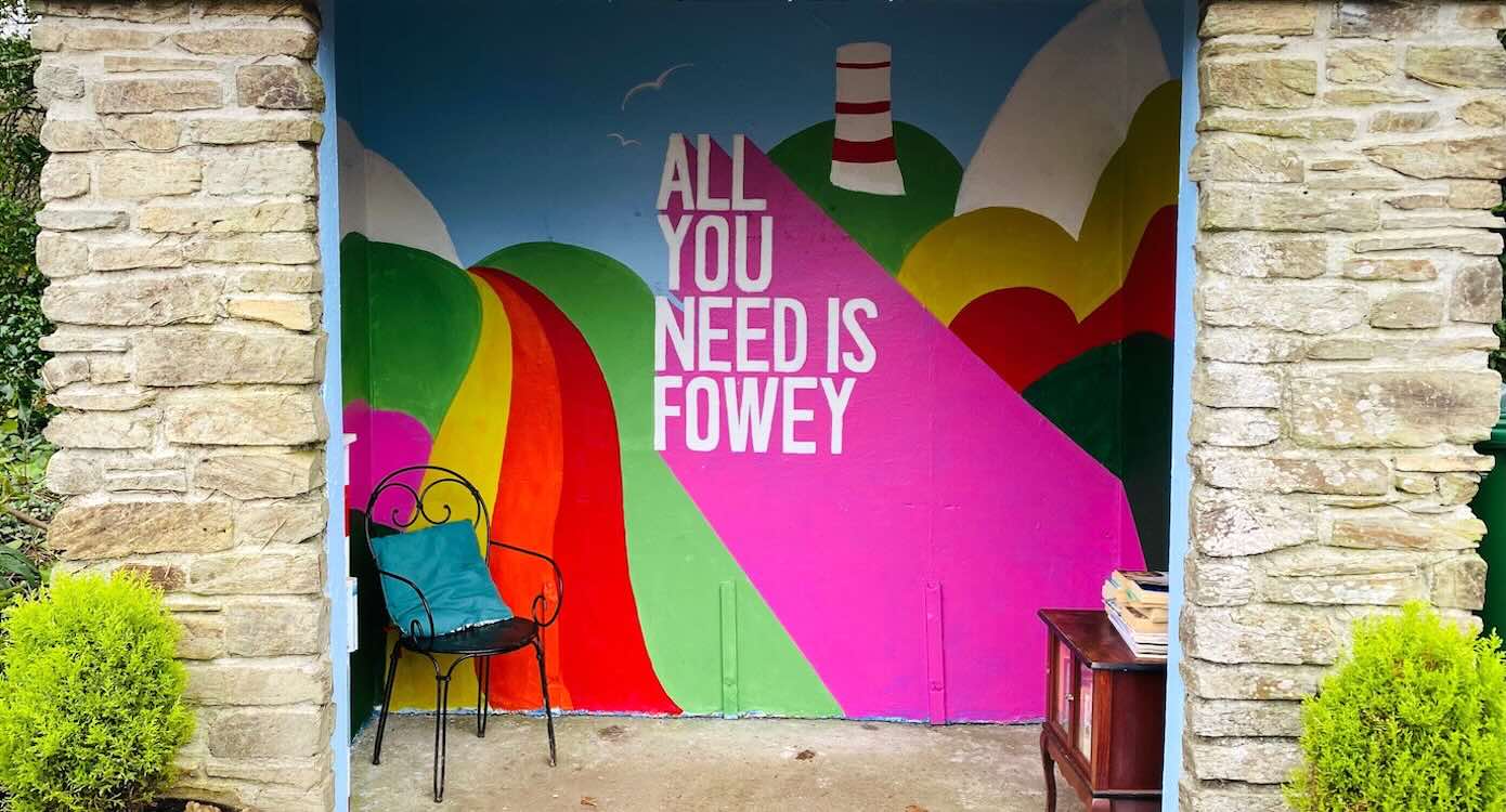 The UK’s Cutest Bus Stop Has Been Decorated By Locals With Quirky ...