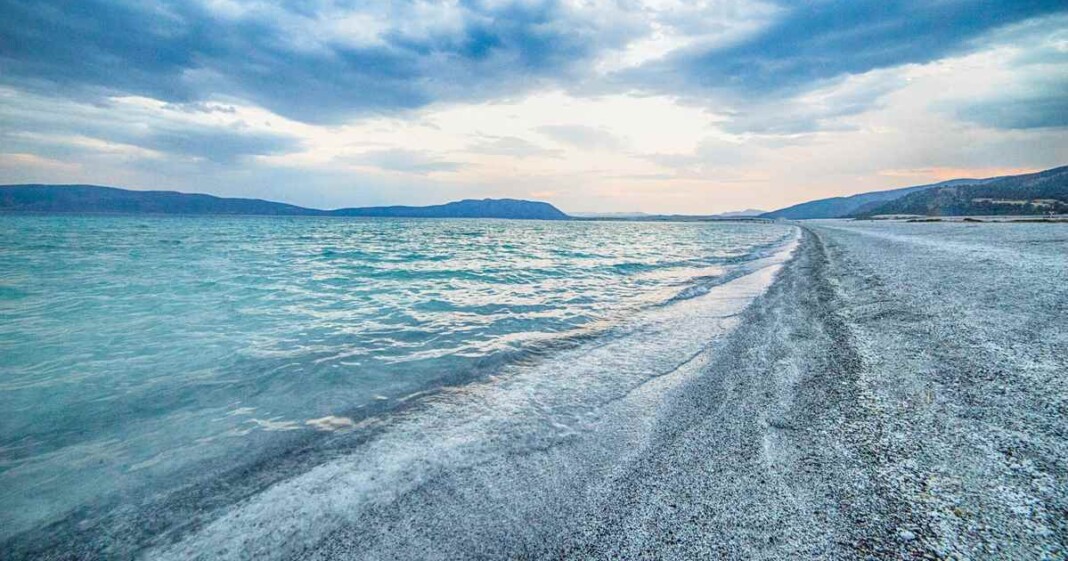 Breathtaking Lake Salda Is the Only Place on Earth That’s Like a Mars ...