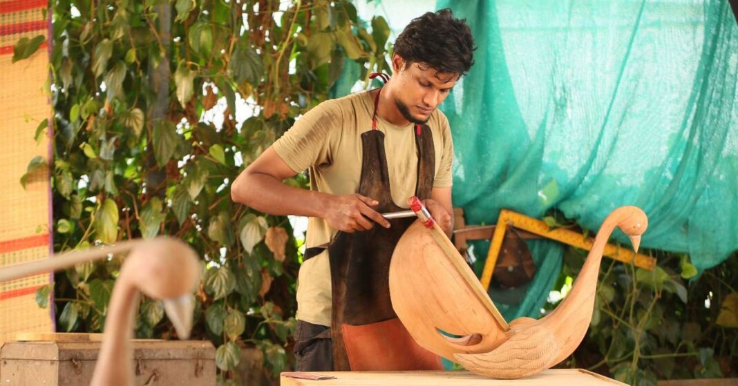 Young Craftsman Resurrects 'Extinct' Musical Instrument by Consulting Ancient Literature (LISTEN)