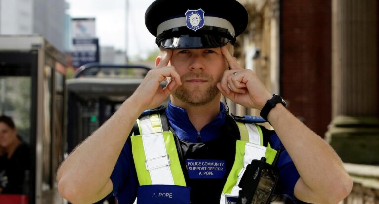 This Memory Cop’s Face Recognition Skill Has Identified a Mind-Blowing ...