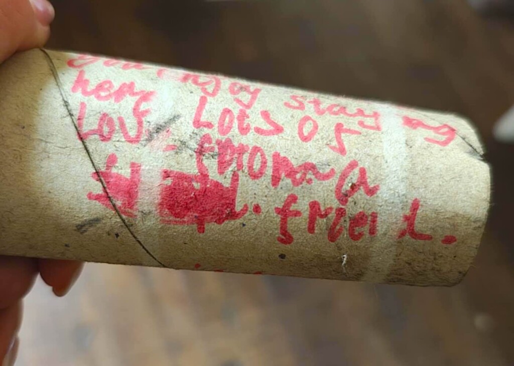 Woman Finds Message on Toilet Paper Roll Written 35 Years Ago by Little ...