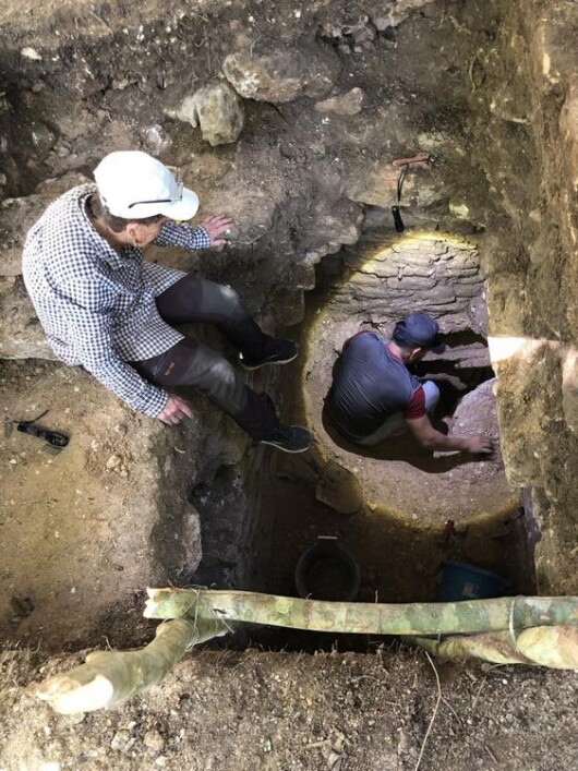 Archaeologists Unearth Treasure-Filled Tomb of the First Ruler in This ...