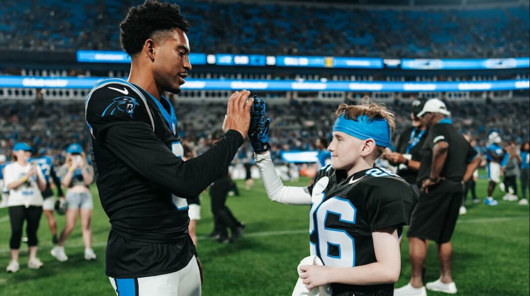 Boy With Rare Bone Disorder Becomes Quarterback for a Day and Scores a ...
