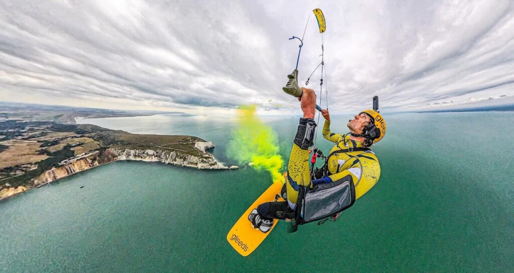 Daredevil Kitesurfer Breaks Guinness World Record Flying 1,500 Feet in ...
