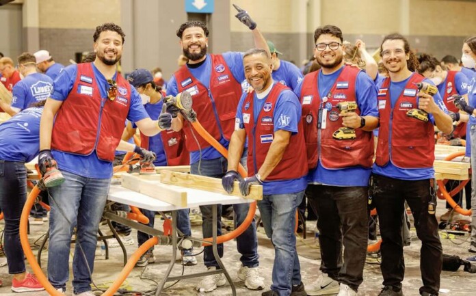 6,500 Volunteers Build 10,000 Beds in 24 Hours for Kids Who Don't Have ...