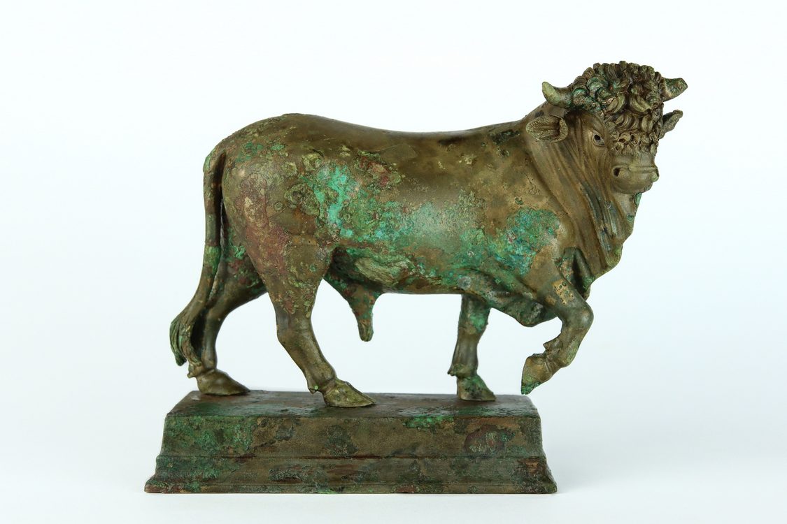 Fragments of Achilles Mural, Exquisite Bronze Statues Point to Wealthy ...