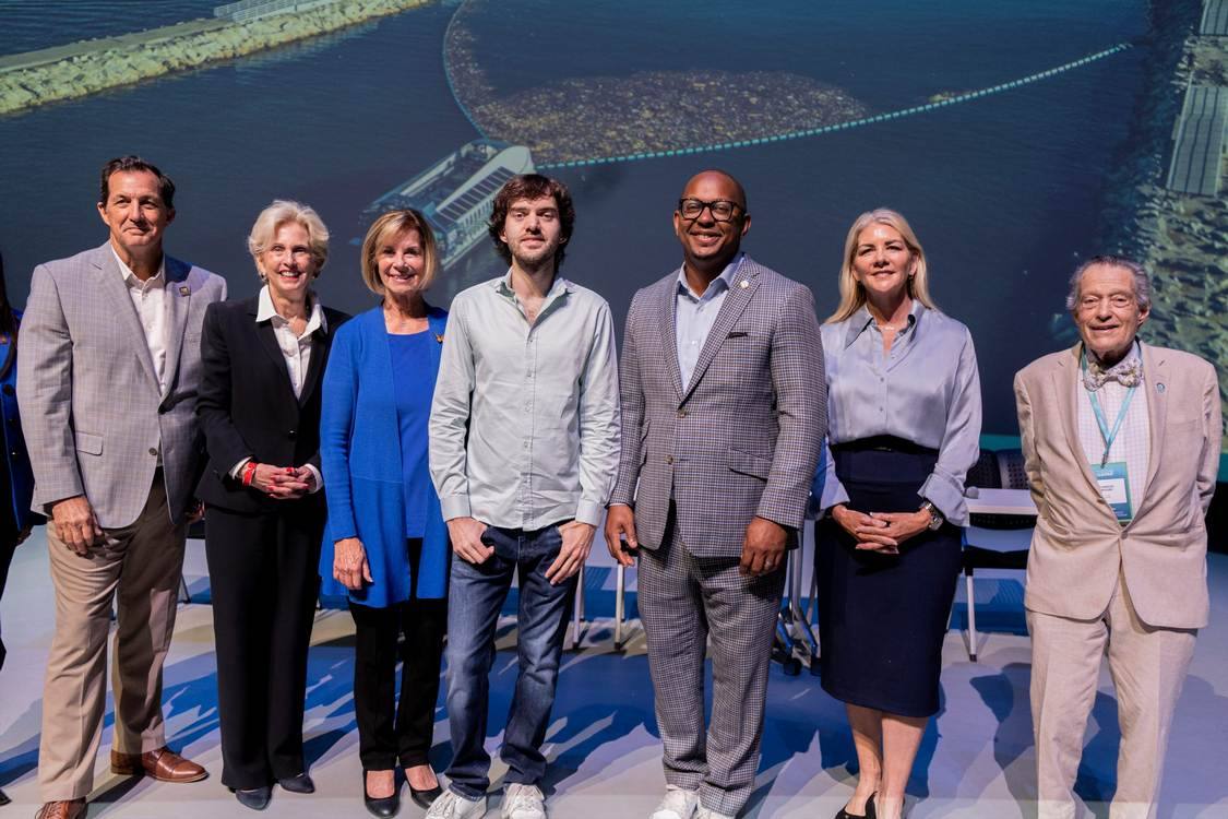 Dutch Ocean Cleanup Folks Are Clearing LA’s Rivers of Trash in Time for ...